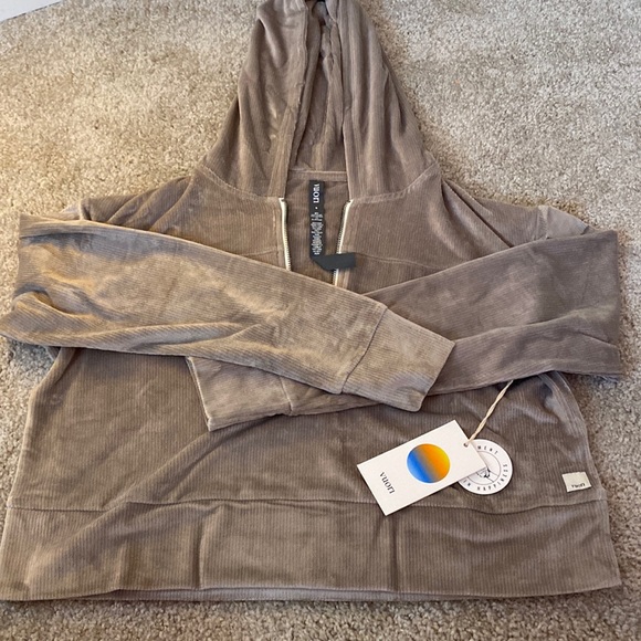 Vuori | Tops | New With Tags Vuori Haven Half Zip Velour Ribbed Hoodie ...